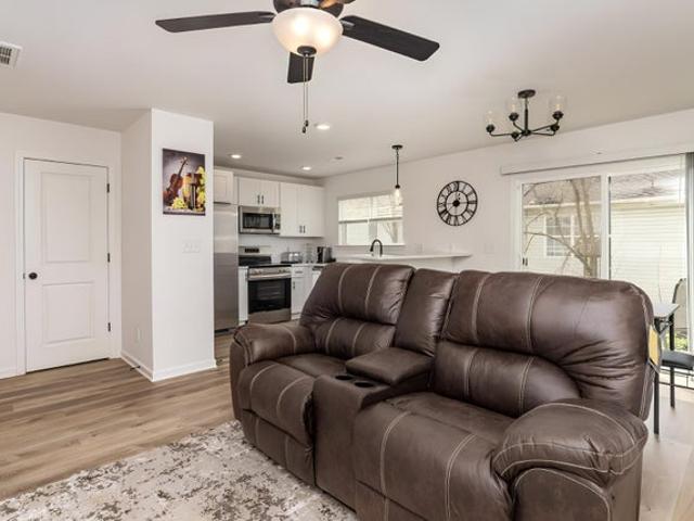 Comfy & cozy Charlotte Townhouse 10 min from uptow