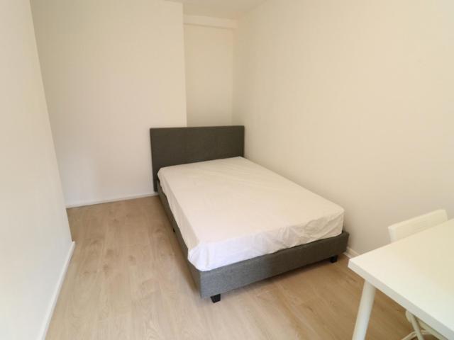 Comfy double bedroom in Wembley Has a Room