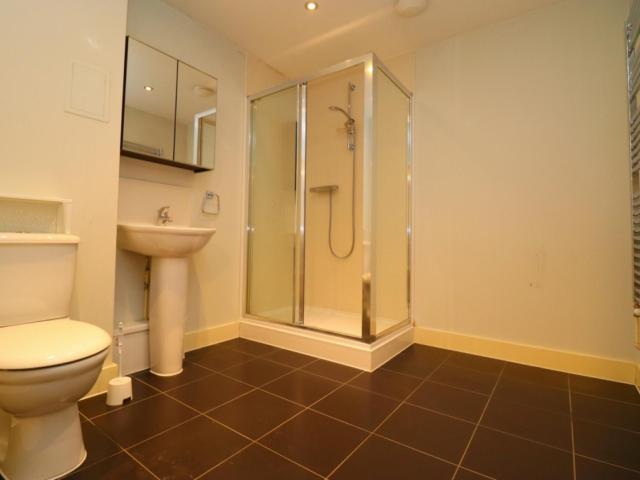Comfy double bedroom near the Westcombe Park train station Has a Room