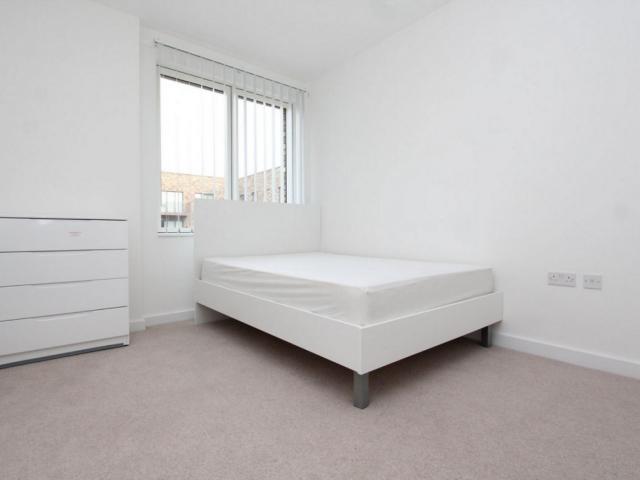 Comfy double ensuite bedroom near the London City Airport Has a Room