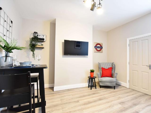 ️ Comfy Ensuite + Great House Vibes! Room 5