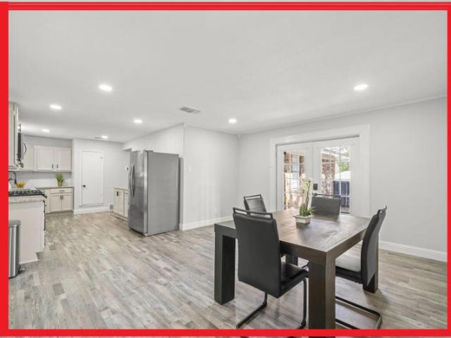 Comfy Grand Prairie Home NewlyRenovated Dining