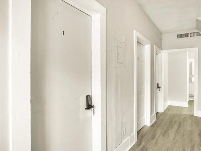Comfy & homey Jacksonville Duplex Multiplex with