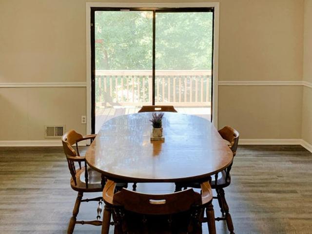 Comfy & homey Mableton House with Patio or porch
