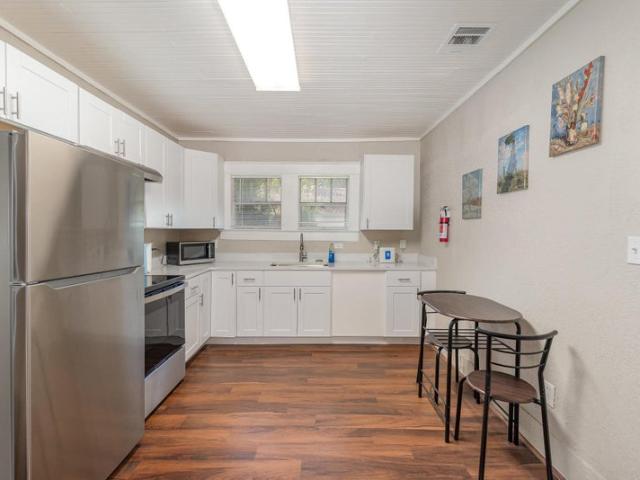 Comfy & homey Orlando House with Backyard