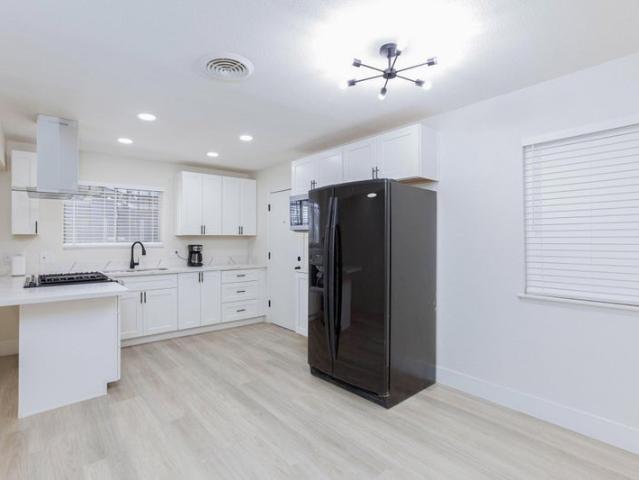 Comfy & Newly Renovated home in Las Vegas House wi