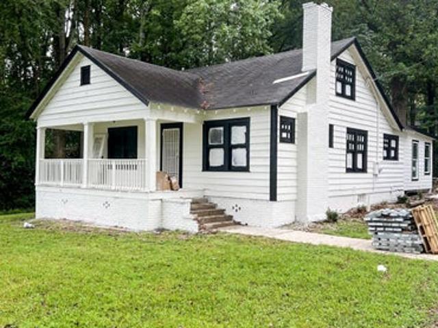 Comfy & newlyrenovated Decatur House with Living r