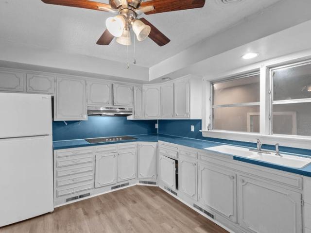 Comfy & newlyrenovated Greenville House with Patio
