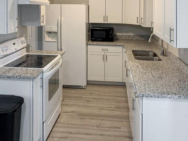 Comfy & newlyrenovated Orlando House with Dining a