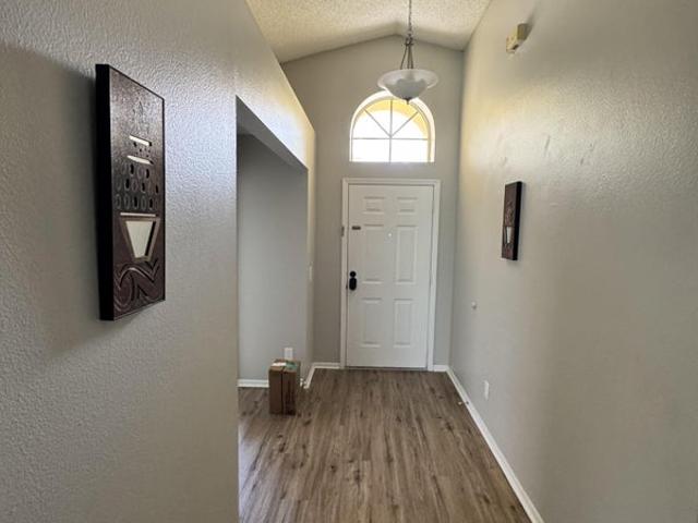Comfy & newlyrenovated St. Cloud House with Dining