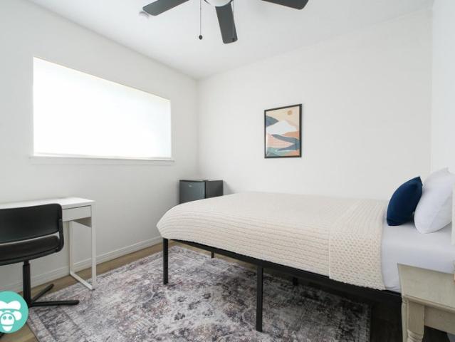 Comfy, Quiet & Clean Home Near Randolph AFB, HE