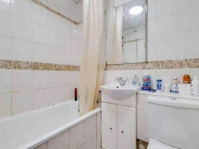 Comfy Single Bedroom close to Tower Bridge Has a Room
