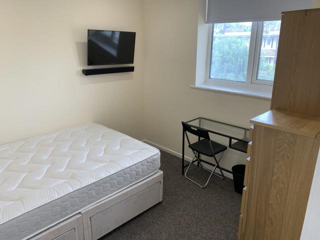 Comfy single bedroom near University of Liverpool Has a Room