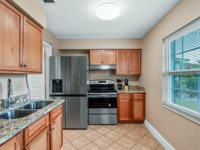 Comfy & spacious Orlando House with Backyard