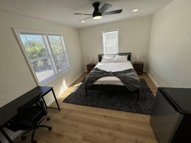 Comfy & spacious St. Petersburg House near downtow