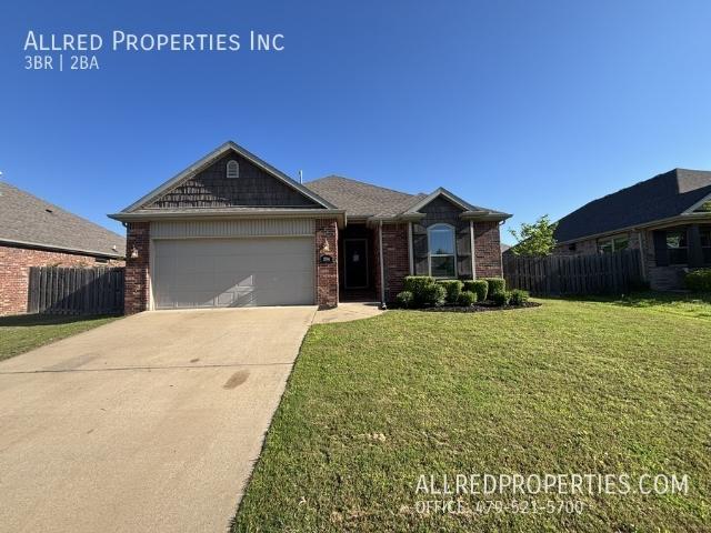 COMING MID JUNE* Stunning 3 Bedroom, 2 Bathroom Single Family Home in Fayetteville!