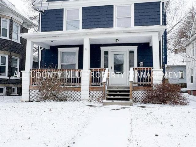 Uniquely laid out 3 bedroom, 1 bathroom home