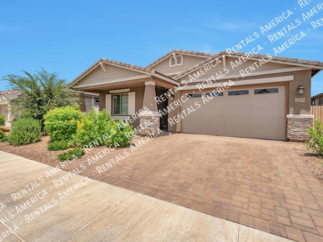 Move In Ready: BEAUTIFUL 3/2.5 with DEN in Queen Creek!