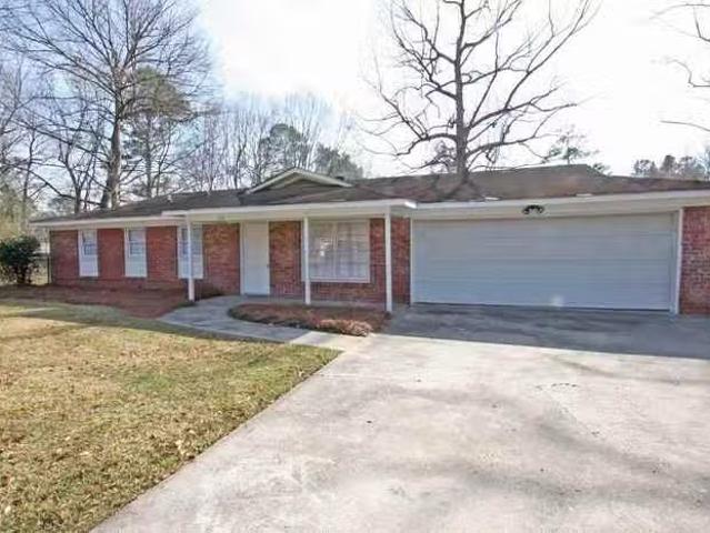 Coming Soon Beautiful Remolded Home! 210 Elliott Dr