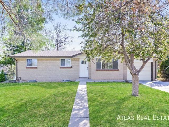 Coming Soon! Charming 3bd/2ba Home with Covered Patio and Prime Aurora Location
