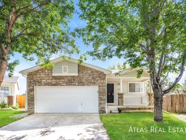 2 WEEKS FREE RENT! PLUS FREE iPad or 55” TV IF MOVED IN BY 6/15! Charming 3bd/2ba Single Level Home with Spacious Yard