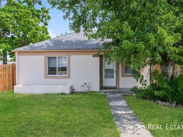 Coming Soon! Charming Bungalow for Rent in Prime Denver Location! 3450 N Birch St