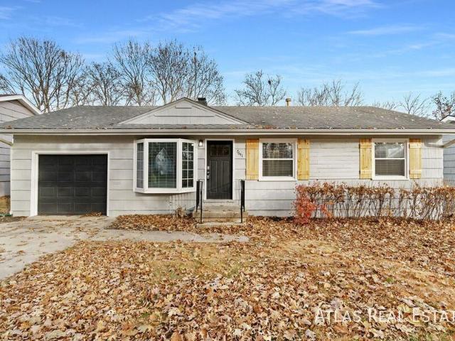 Coming Soon! Cozy Fairway home ready to find its new residents!