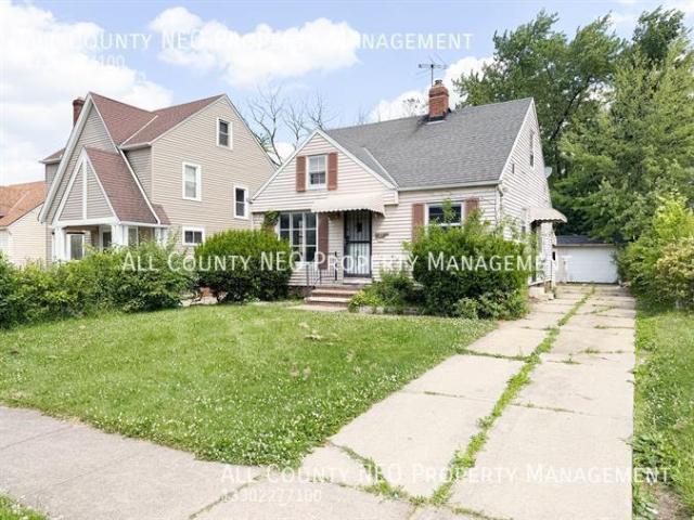 Spacious 3 Bedroom, 2 Bathroom Single Family Home with Basement Storage!