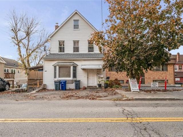 Commerce St, Thornwood, Home For Sale