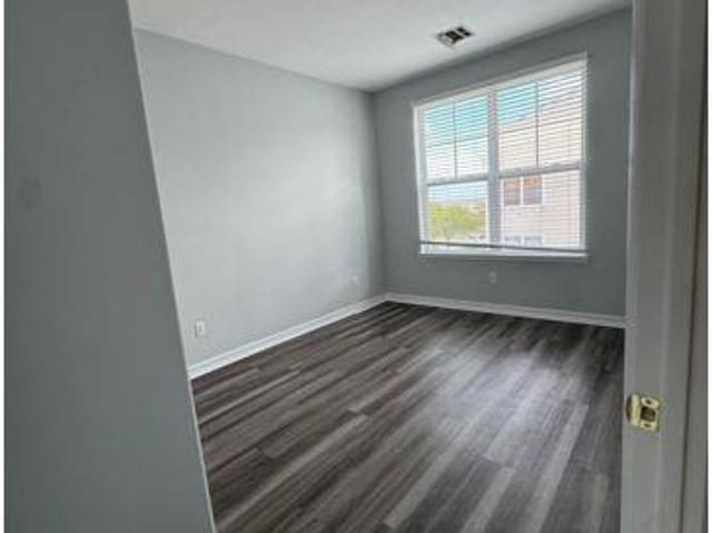 Commercial: MLS #503283