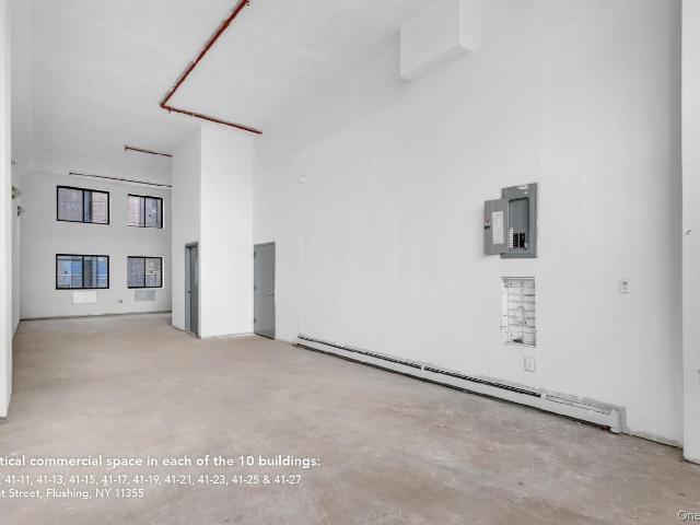 Commercial: MLS #944753