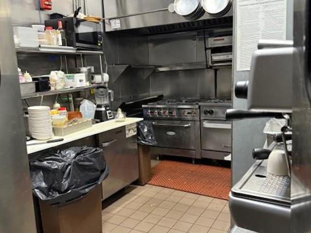Commercial: MLS #982283