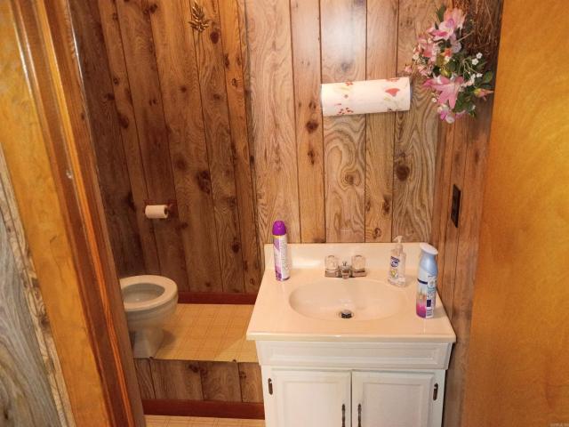 Commercial: MLS #26023