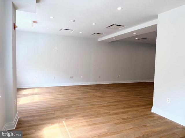 Commercial: MLS #VAAX2062