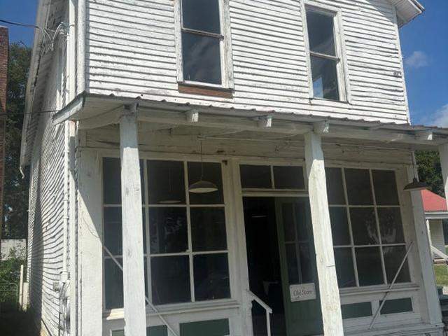 Commercial buildingendless opportunity!
