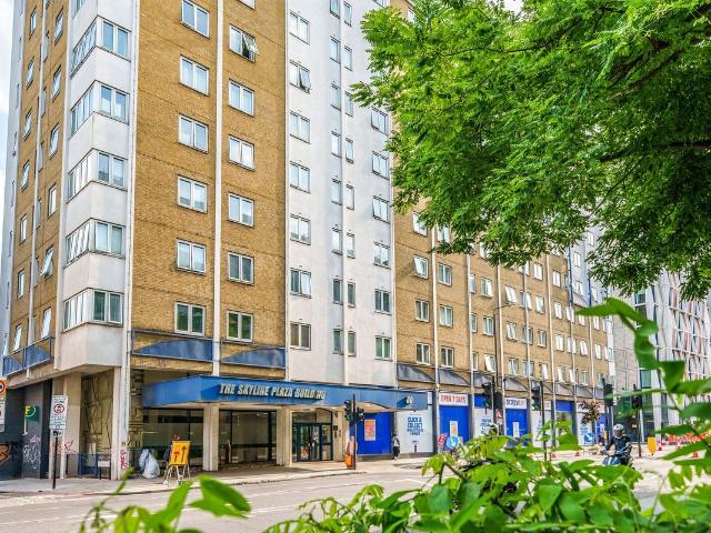 Commercial Road, Aldgate, London E1, 2 bed flat to rent, £2,492 pcm | PrimeLocation