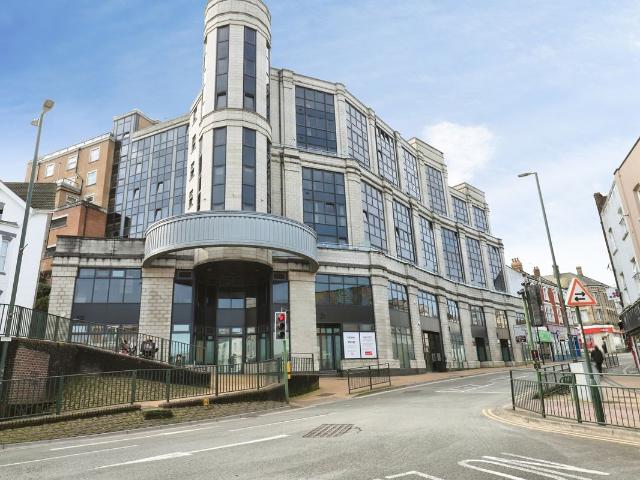 Commercial Road, Bournemouth BH2, 2 bed flat to rent, £1,250 pcm | PrimeLocation