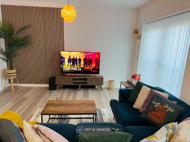 Commercial Road, Glasgow G5, 2 bed flat to rent, £2,500 pcm | PrimeLocation