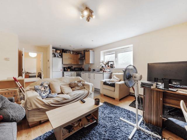 Commercial Road, London, E14