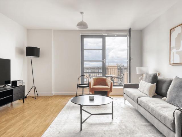Commercial Road, London, E14