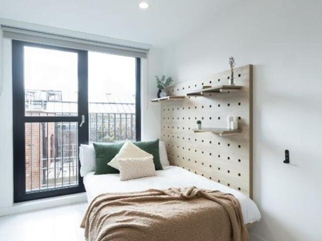 Commercial Road, London E14, Studio to rent, £1,595 pcm | PrimeLocation