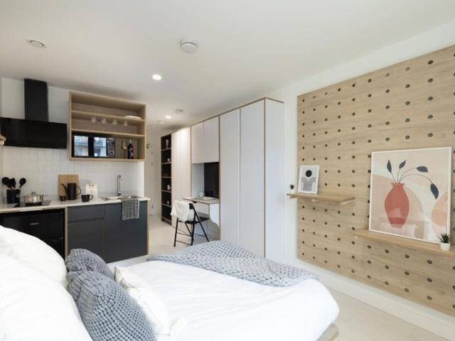 Commercial Road, London E14, Studio to rent, £1,695 pcm | PrimeLocation