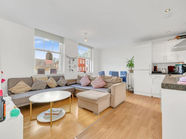 Commercial Road, London E1, 1 bed flat to rent, £1,700 pcm | PrimeLocation