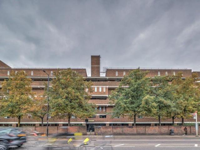 Commercial Road, London E1, 2 bed flat to rent, £2,300 pcm | PrimeLocation