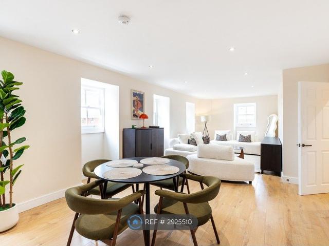 Commercial Road, London E1, 3 bed flat to rent, £3,500 pcm | PrimeLocation
