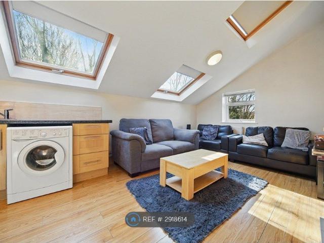 Commercial Road, Leeds LS5, 2 bed flat to rent, £795 pcm | PrimeLocation