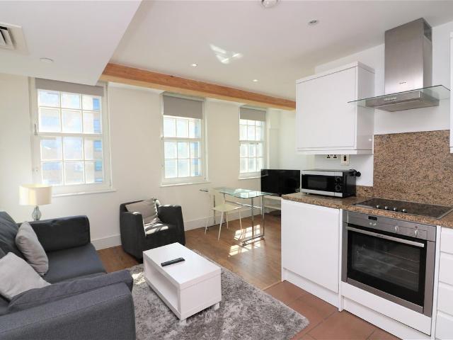 Commercial Road, Limehouse E14, 1 bed flat to rent, £1,800 pcm | PrimeLocation