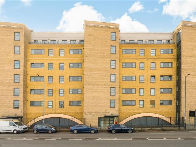 Commercial Road, Limehouse E14, 2 bed flat to rent, £2,600 pcm | PrimeLocation