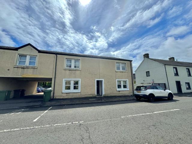 Commercial Road, South Lanarkshire, Strathaven ML10, 2 bed flat to rent, £675 pcm | PrimeLocation