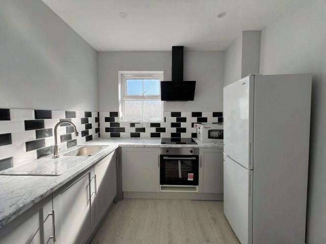 Commercial Road, Swindon SN1, Room to rent, £650 pcm | PrimeLocation